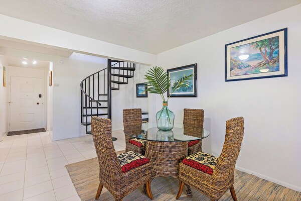 153-1 Relaxing Puamana 2br + Loft | Steps To Shoreline - Lahaina, HI