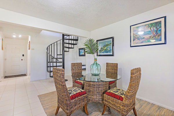 153-1 Relaxing Puamana 2br + Loft | Steps To Shoreline - Lahaina, HI