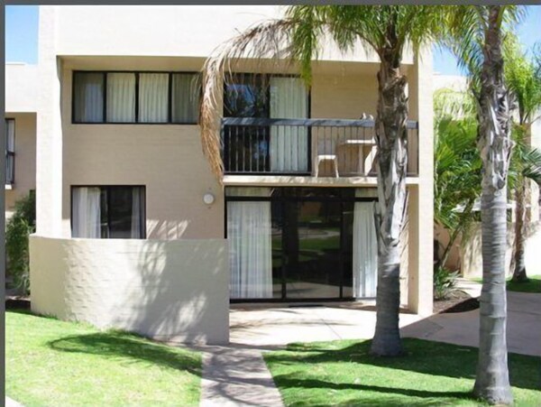 Waterfront | Sleeps 5 | Resort Pool | Wifi - Kalbarri