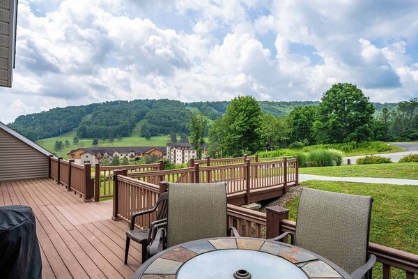 Updated Townhome - Walk To Holiday Valley - Ellicottville, NY