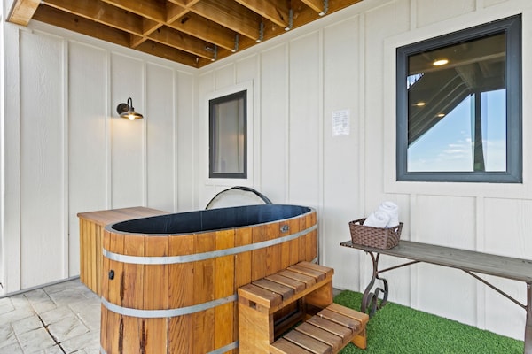 Bridle Ridge Retreat | Modern Comfort, Open Views - Pierce, CO