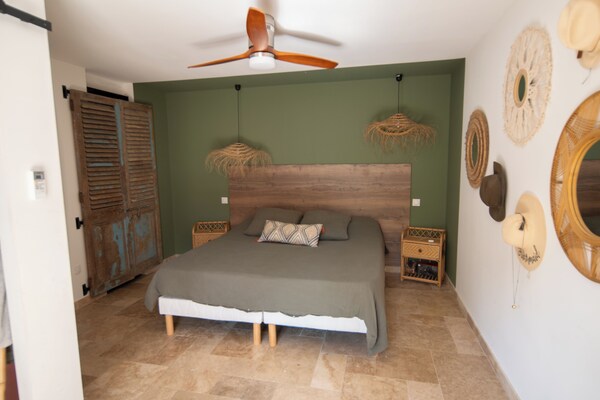 Mas Provençal Avec Spa Sauna Piscine Au Milieu De La Nature Et Proche Des Plages - Fréjus