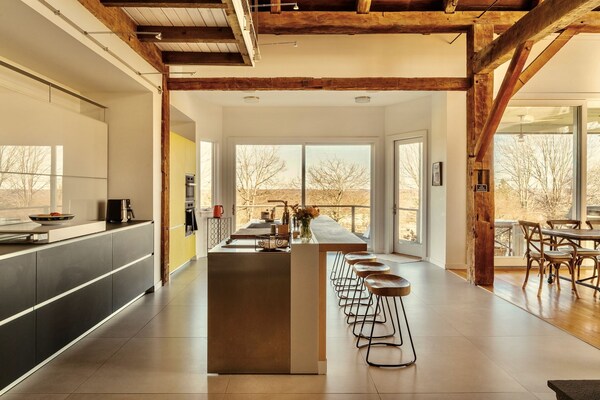 Modern 4bd Farmhouse In Litchfield W/ Heated Saltwater Pool & Jacuzzi, Ac, Wifi - Bantam Lake, CT