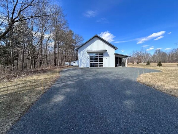 Balsam Lake Modern Shed Cabin + Sauna + Outdoor Shower - Straight Lake State Park, Luck