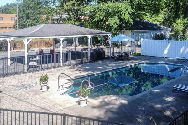The Good Knight Inn Bnb- Bedrm 4.5 Bath Historic Mansion - Paducah, KY