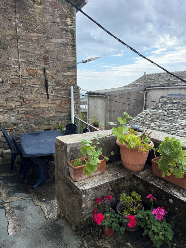 Typical Corsican Village House. In The Heart Of The Village. 5 Min From The Beach - Canari