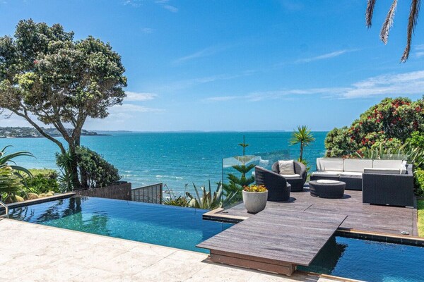 Takapuna Clifftop With Pool & Hot Tub - Auckland