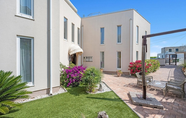Lovely Apartment In Murter With Wifi - Tisno