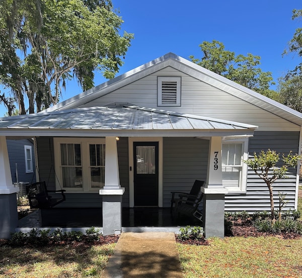 Charming 3-bedroom Historic Bungalow Beauty In The Heart Of Ocala Near Wec! - Ocala, FL