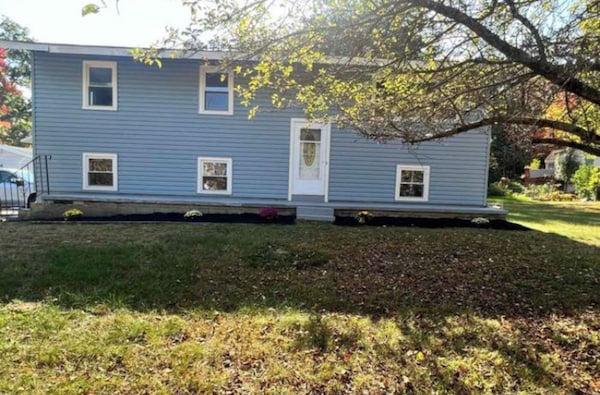Charming Upper-level Retreat In Prime Saratoga Springs Location - Saratoga Springs, NY