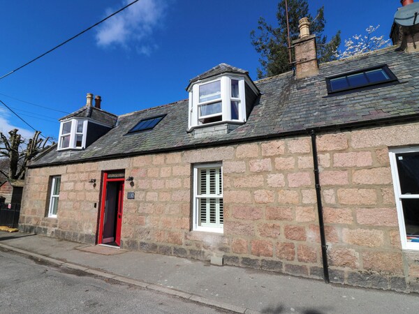 Evansford, Pet Friendly, Character Holiday Cottage In Ballater - Ballater