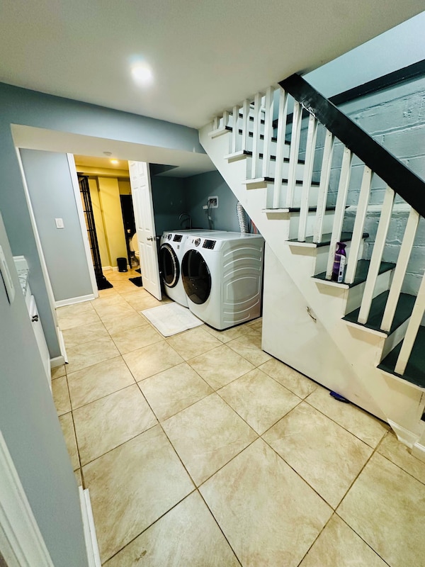 2-bedroom Basement Apartment In Welcoming Belleville With Wifi, Ac - DreamWorks Water Park, East Rutherford