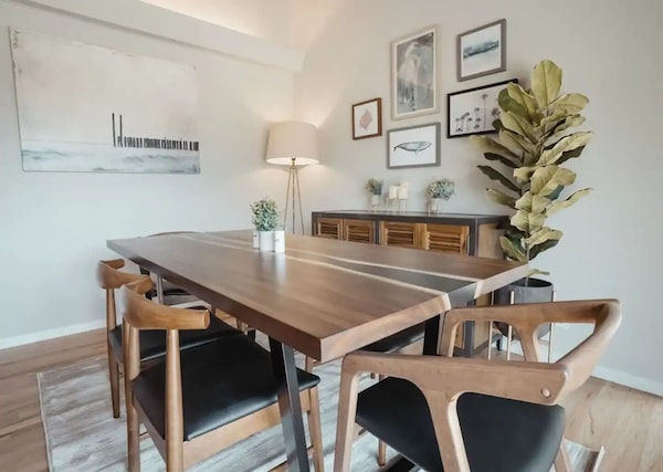 Charming 3 Bedroom House By Hendry's Beach! - Goleta, CA