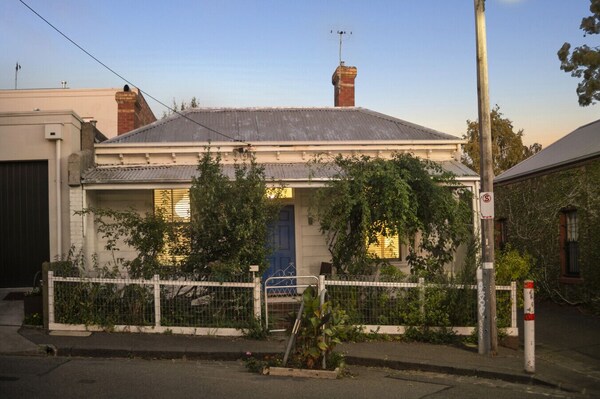 Quirky Richmond Cottage: Cozy Charm + Walk To Mcg! - Saint Kilda