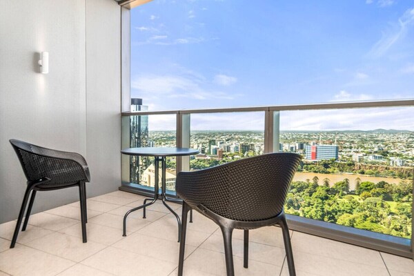 Uptown Casino | Modern City Apartment - Brisbane
