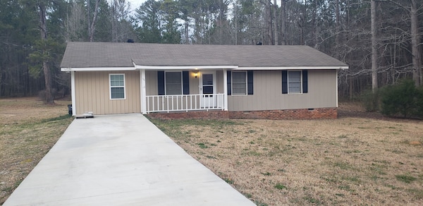 Charming 3-bedroom House With Wifi And Ac In Enjoyable Oxford. - Covington, GA