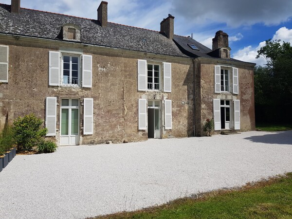 Très Belle Maison De Campagne Dans Un Site Boisé - Saint-Étienne-de-Montluc