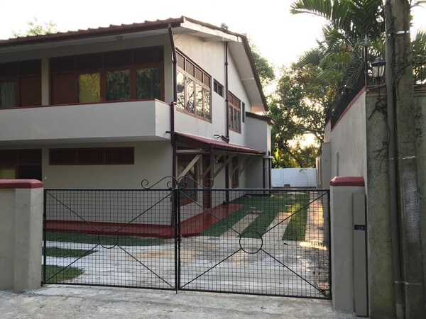 Your Serene Sanctuary On The Edge Of Colombo - Colombo
