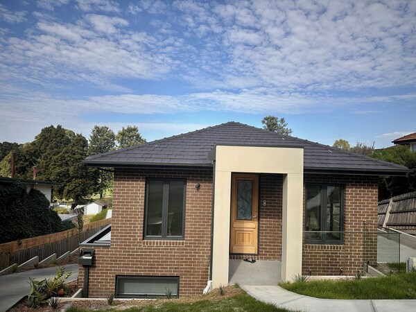 Spacious 5 Bedroom Stay By Golf Course - Box Hill