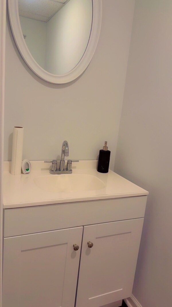 Room Prime. A Comfy Unique 1-bedroom With Wifi, T.v And Jack & Jill Bathroom - Alpharetta