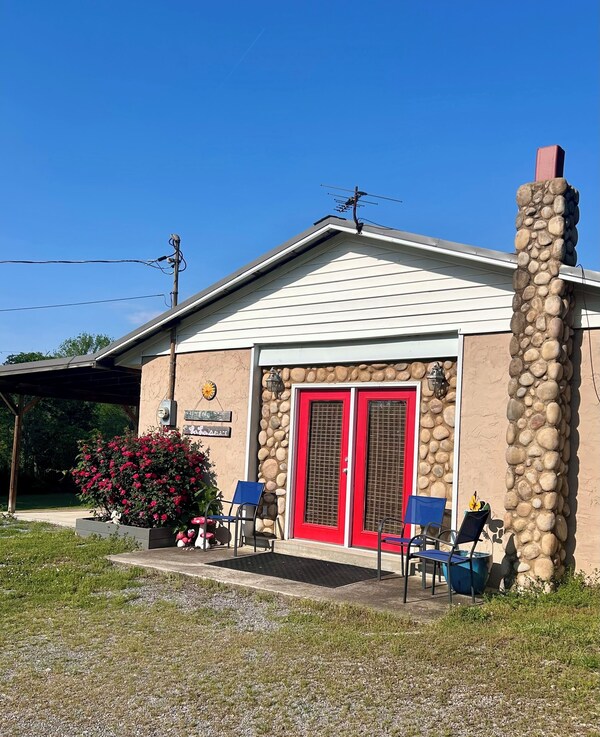 Lalas Placecozy, Conveniently Located Country Cottage, Pets, Carport,fire Pit - Chilhowee Lake, TN