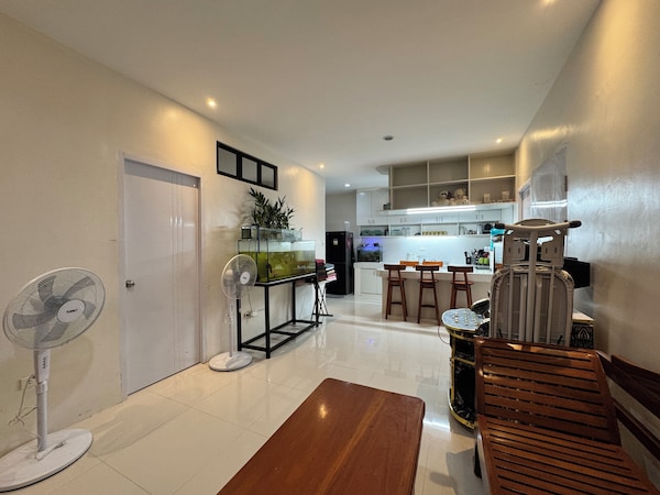 Charming 1-bedroom House In Fabulous Sariaya With Wifi, Ac - Sariaya