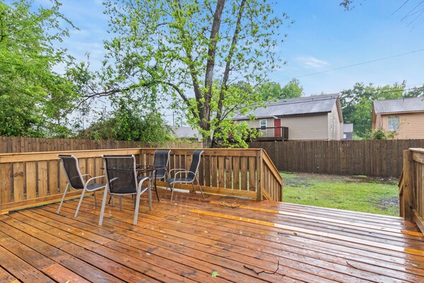 Crimson Charm Getaway - Tuscaloosa, AL