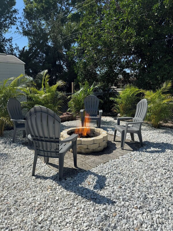 Splash Oasis - 3br, 6 Beds, Heated Pool, Spa, Near Beach & Parks - Lakewood Ranch, FL