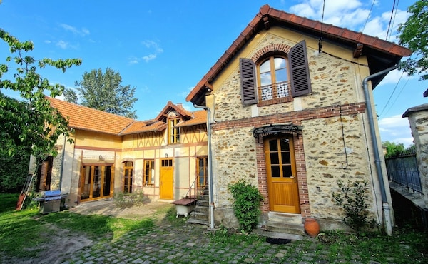 Charming House With Park Between The Seine And The Fontainebleau Forest, 30 Minutes From Paris - Melun