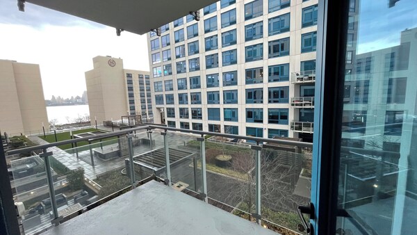 Luxury One-bedroom, Views Of Nyc - Newark, NJ