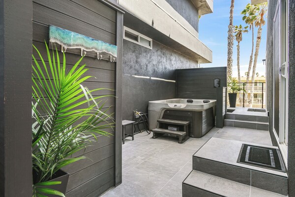 Luxury New Build ~ Stunning Ocean Views + Spa - 오션사이드