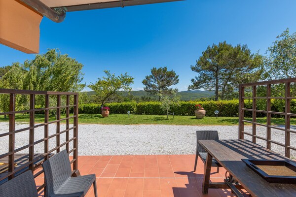 Apartment 'Erba Di Campo - Viola' With Shared Pool, Private Terrace And Wi-fi - Ливорно