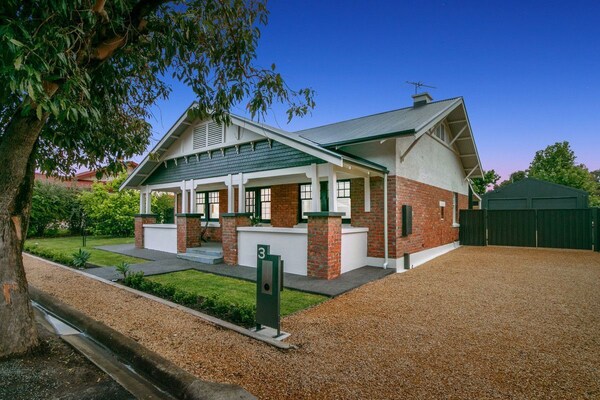 Modern Tranquility In The Heart Of Tanunda - Greenock