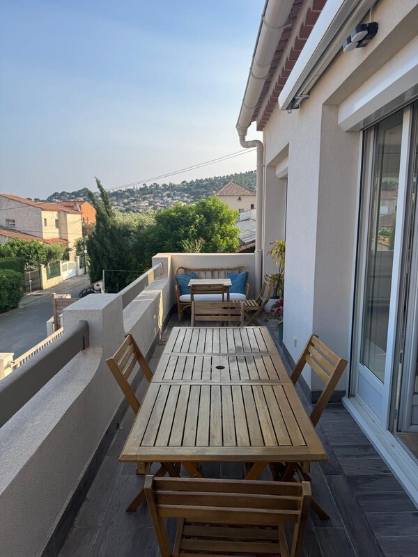 Bright Apartment With Sea & Hill View Balcony - Cassis