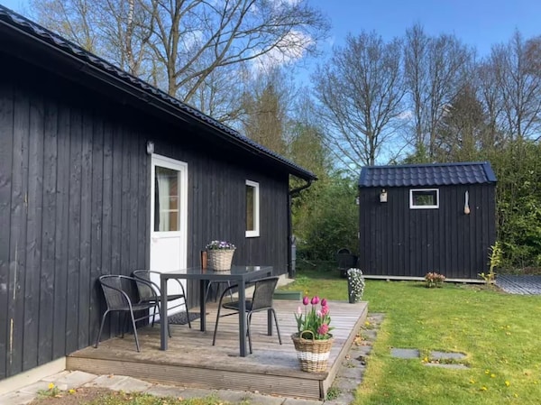 Durable Vacation Bungalow With Garden. This Vacation Bungalow Is Located At The Front Of The Park De Kremmer In Gasselte And Is Near 'T Nije Hemelriek. Suitable For Four Persons. - Drenthe