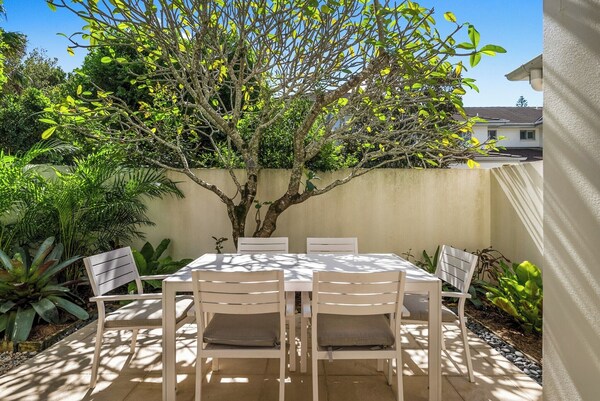 Charming Family Townhouse In Secure Cbd Edge Location - Suffolk Park