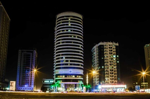 Deluxe Hideaway In Fujairah Bay With Rooftop Pools - Fujairah