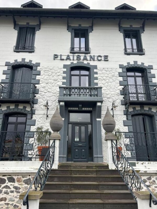 Appartement 2 Personnes Climatisé 1 Chambre Proche Aïga Resort Puy De La Coquille A02 - Châtel-Guyon