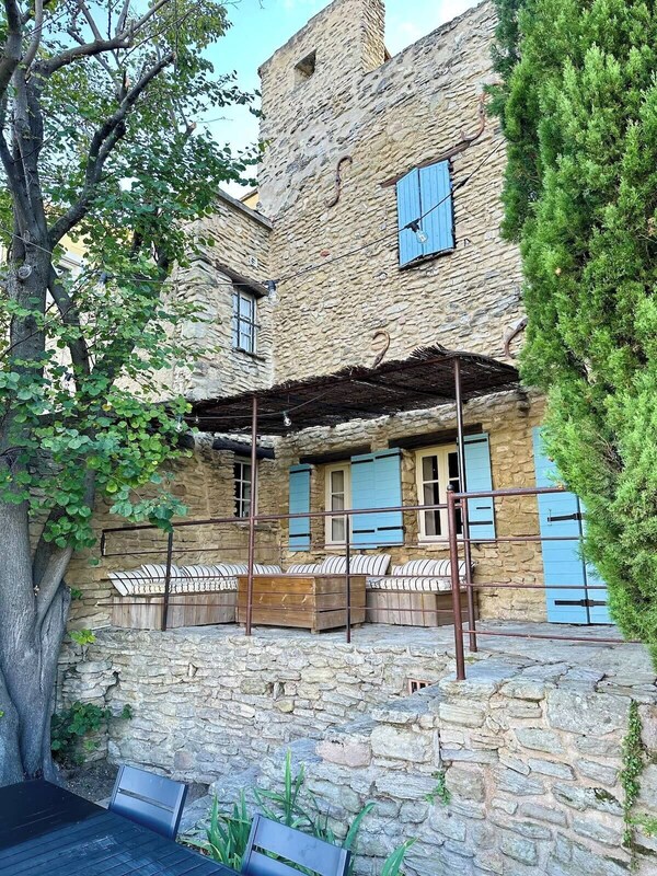 La Maison Haut-perché, Maison De Ville Avec Vue Et Jacuzzi - L'Isle-sur-la-Sorgue