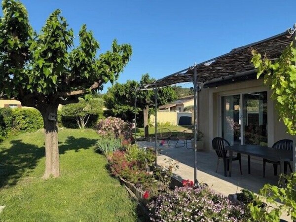 Air-conditioned House With Private Garden In Le Thor, Pets Are Welcome. - L'Isle-sur-la-Sorgue