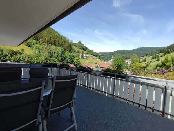 Geräumige Und Ruhige 'Ferienwohnung Schwarzwaldblick' Mit Malerischer Aussicht - Bad Peterstal-Griesbach