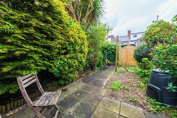 Spacious 2bed W/backyard 1.2 Mi To Cardiff Castle - Cardiff