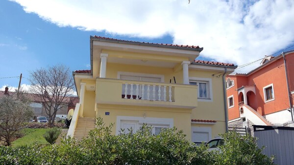Holiday Apartment Cavle For 1 - 4 Persons With 3 Bedrooms - Holiday House - Rijeka