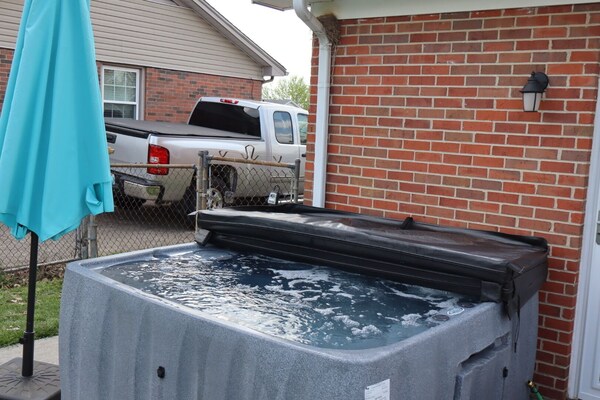 Luxury 3-bedroom House With Wifi, Ac, Hottub. - Lexington, KY