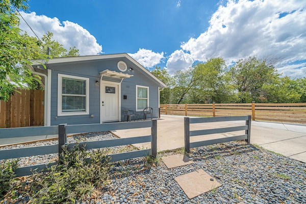Comfy Downtown Home, Walk To The Riverwalk, Bars, Restaurants, Events & More! - Alamodome - San Antonio