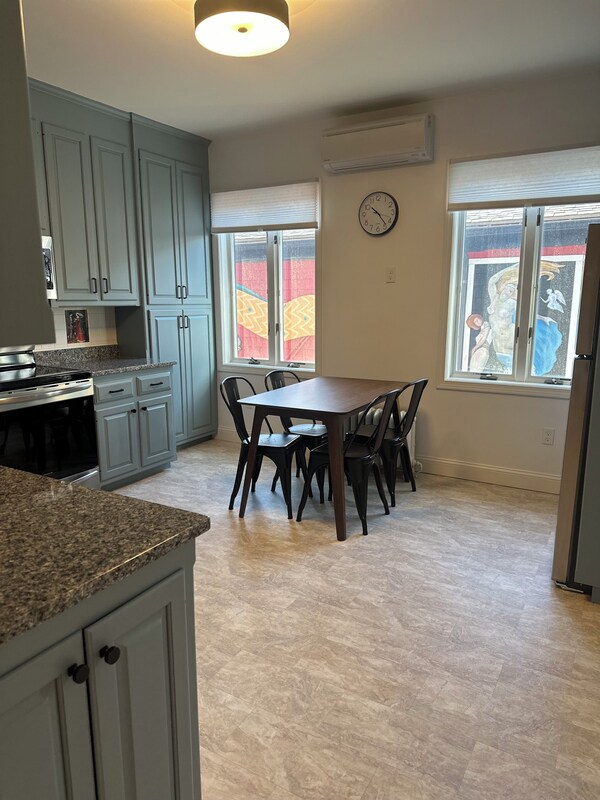 Modern, 3br Apartment, Center Of Town - Provincetown, MA