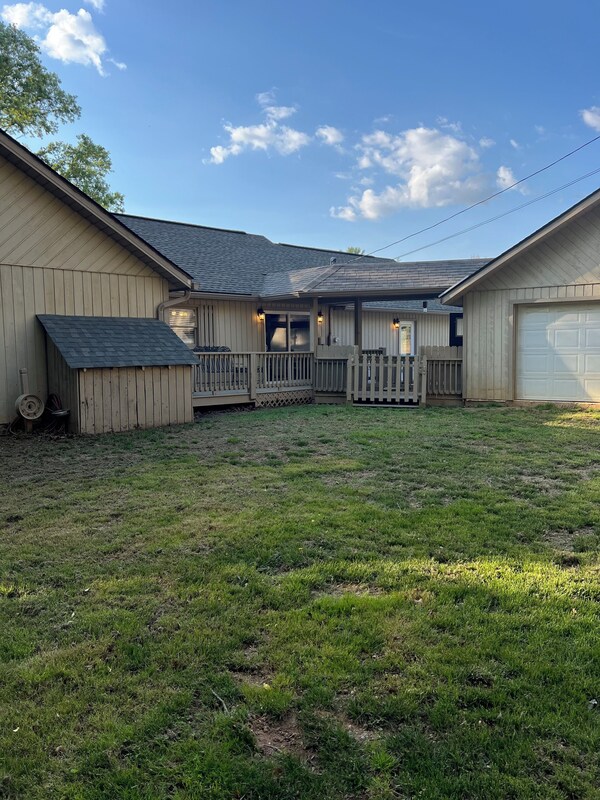 3 Br  3 Bath Spacious Home 1 Mi From Robbinsville With Wifi, Ac And 2 Car Garage - Robbinsville, NC
