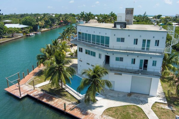 Two-bedroom Apartment Suite Placencia - Placencia