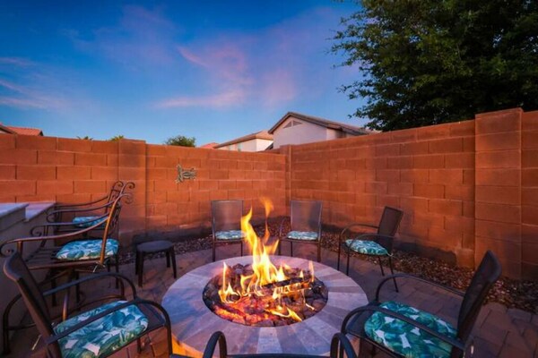 Single Story Retreat: Heated Pool, Hot Tub, Bbq! - Maricopa, AZ