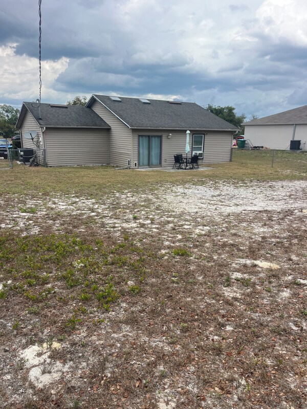 Charming 2-bedroom House With Wifi, Ac In Fabulous Deltona , Florida - Deltona, FL